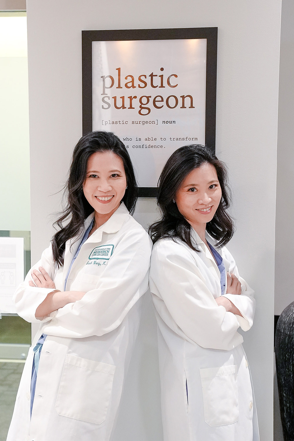 Toronto Female Plastic Surgeon Dr Vanessa Wong, Dr Sarah Wong